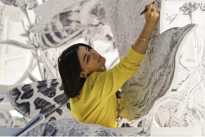 Al Fuorisalone 2025 ‘Library of Light’ di Es Devlin nel cuore di Brera